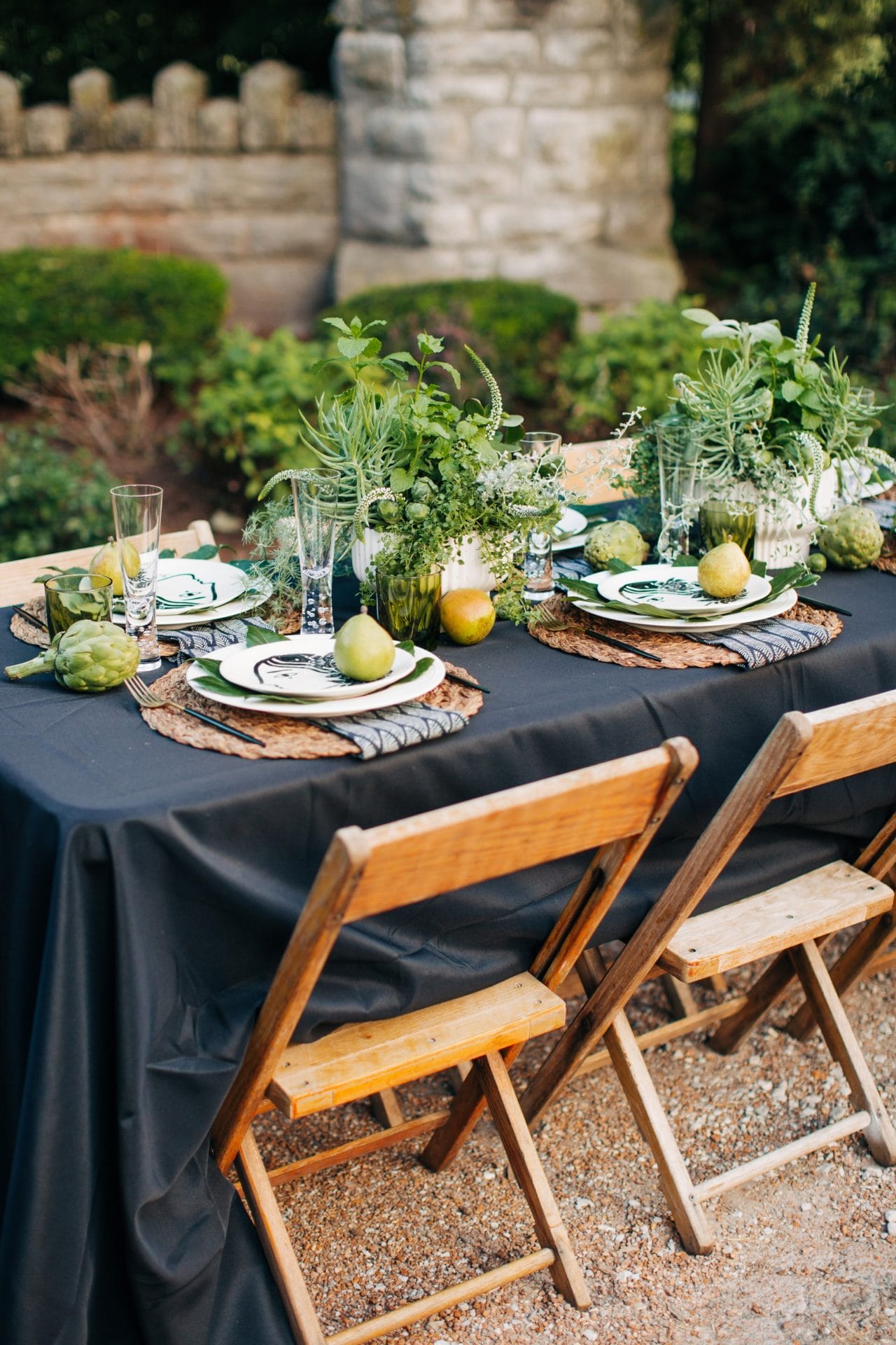 A BOUNTIFUL SUMMER DINNER TABLE | Pretty Together
