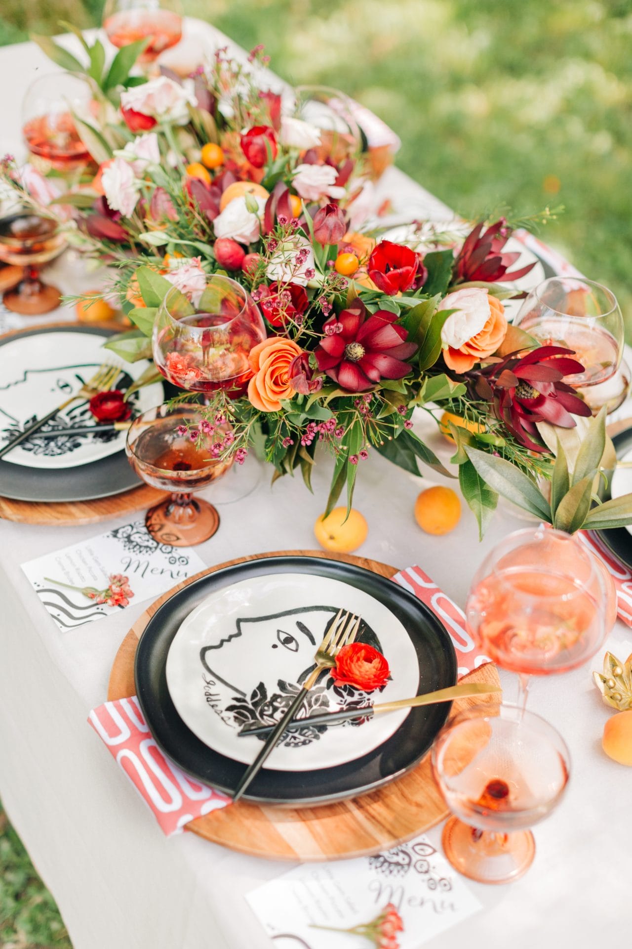 A RED HOT TABLE DESIGN FOR SUMMER SOIREES | Pretty Together