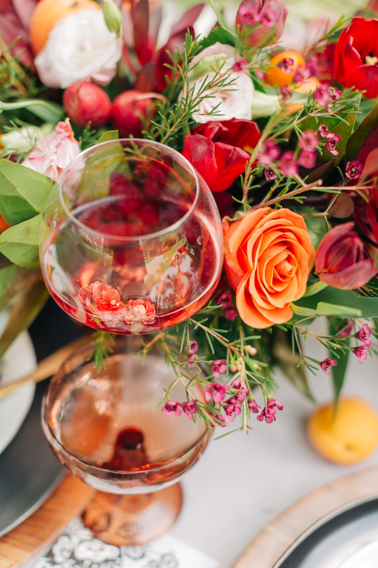 A RED HOT TABLE DESIGN FOR SUMMER SOIREES | Pretty Together