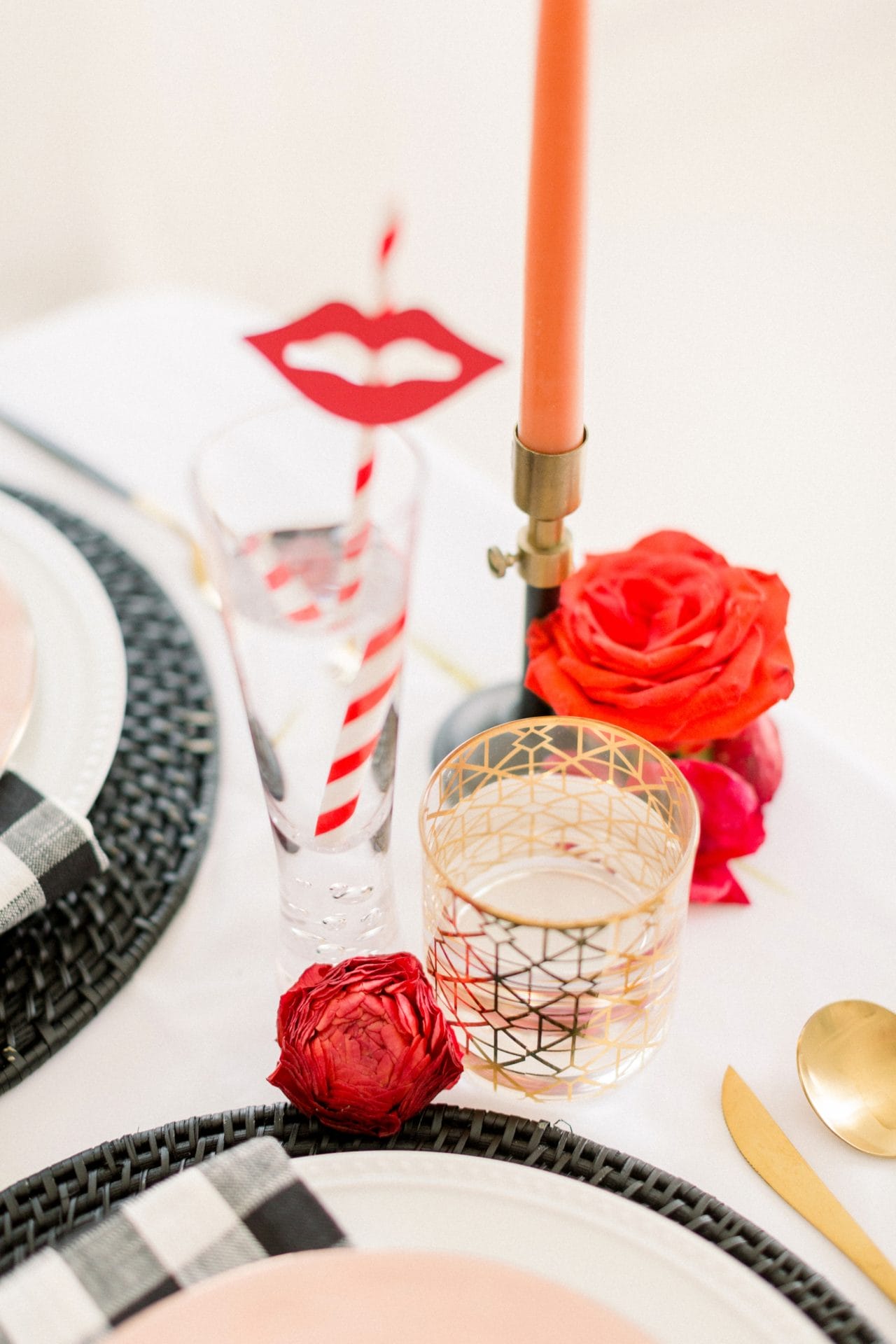 A PRETTY PREPPY TABLE SETTING | Pretty Together