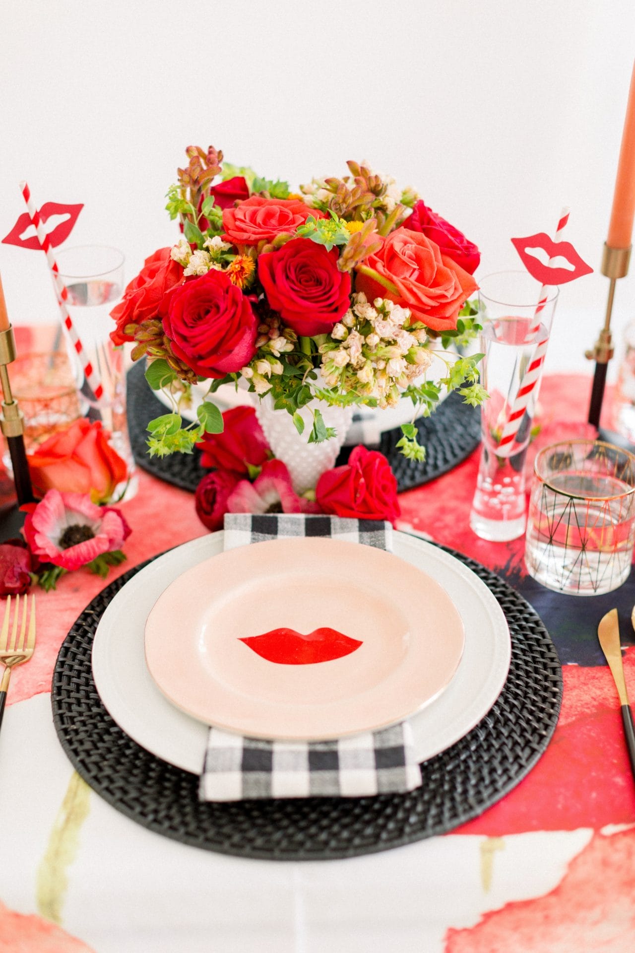 A PRETTY PREPPY TABLE SETTING | Pretty Together