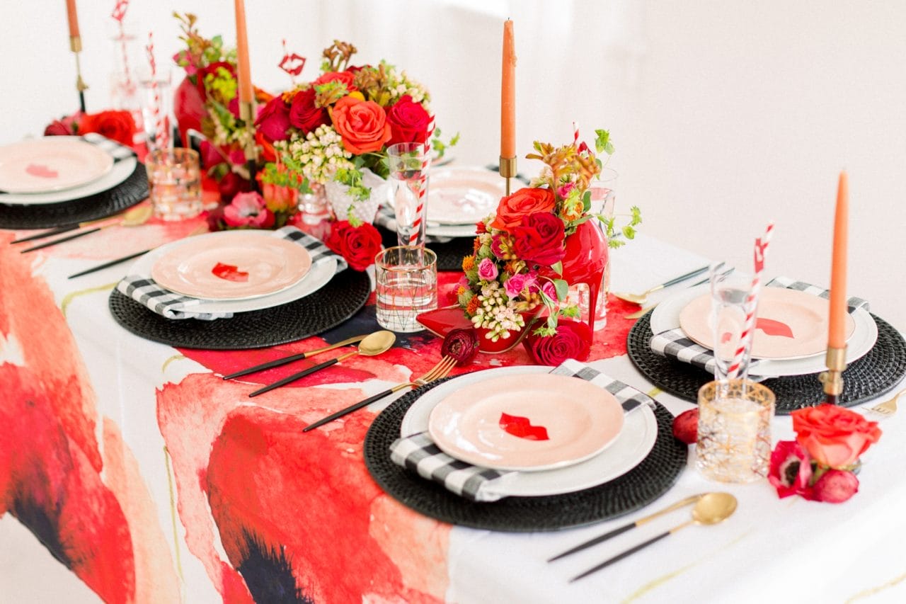 A PRETTY PREPPY TABLE SETTING | Pretty Together