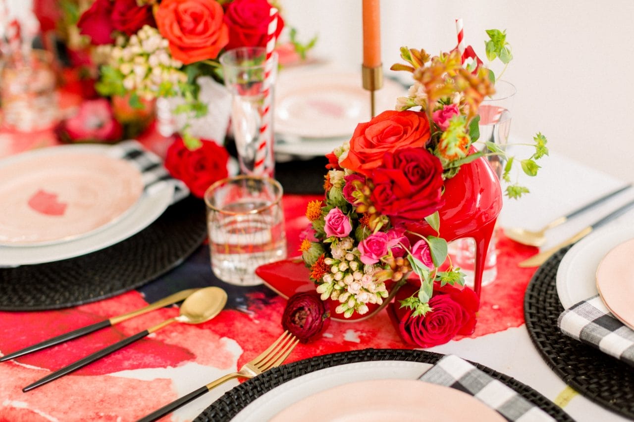 A PRETTY PREPPY TABLE SETTING | Pretty Together