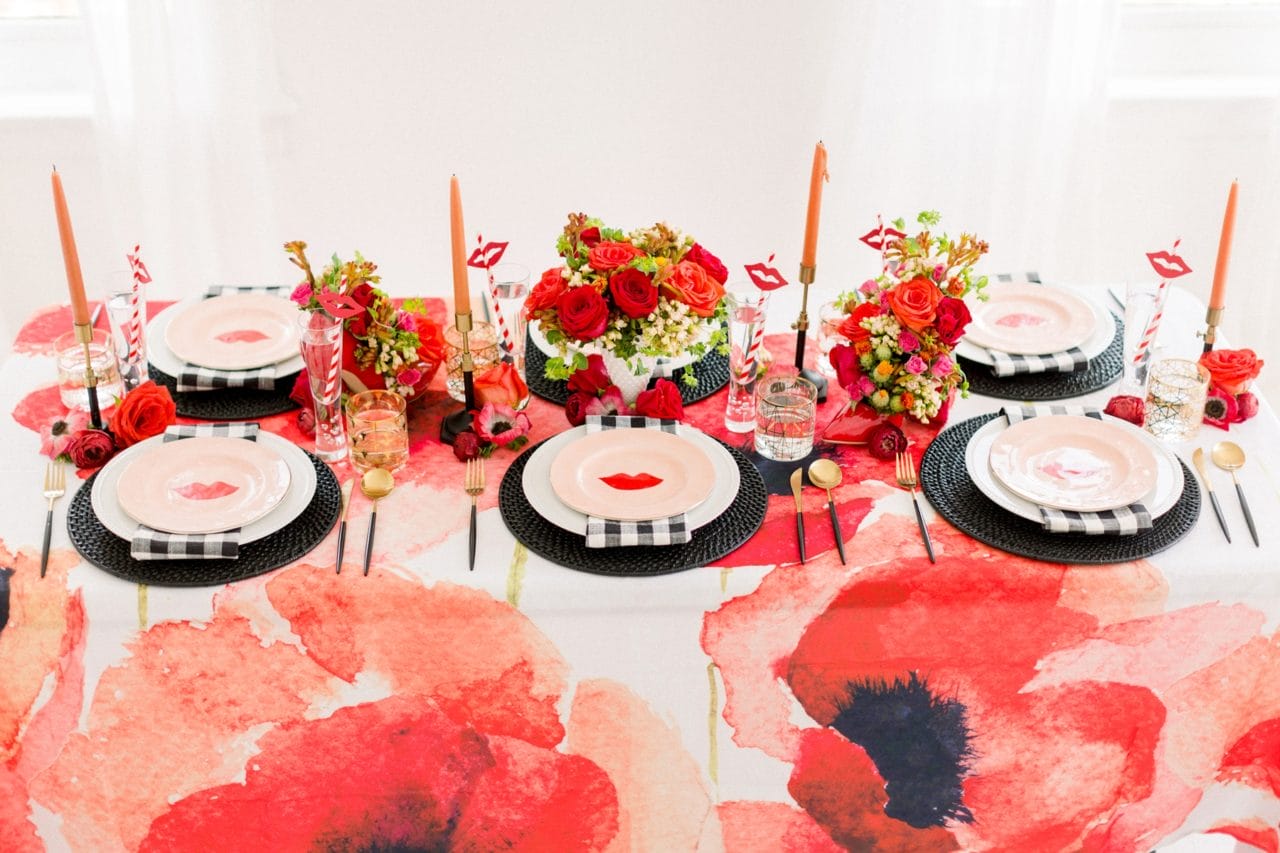 A PRETTY PREPPY TABLE SETTING | Pretty Together