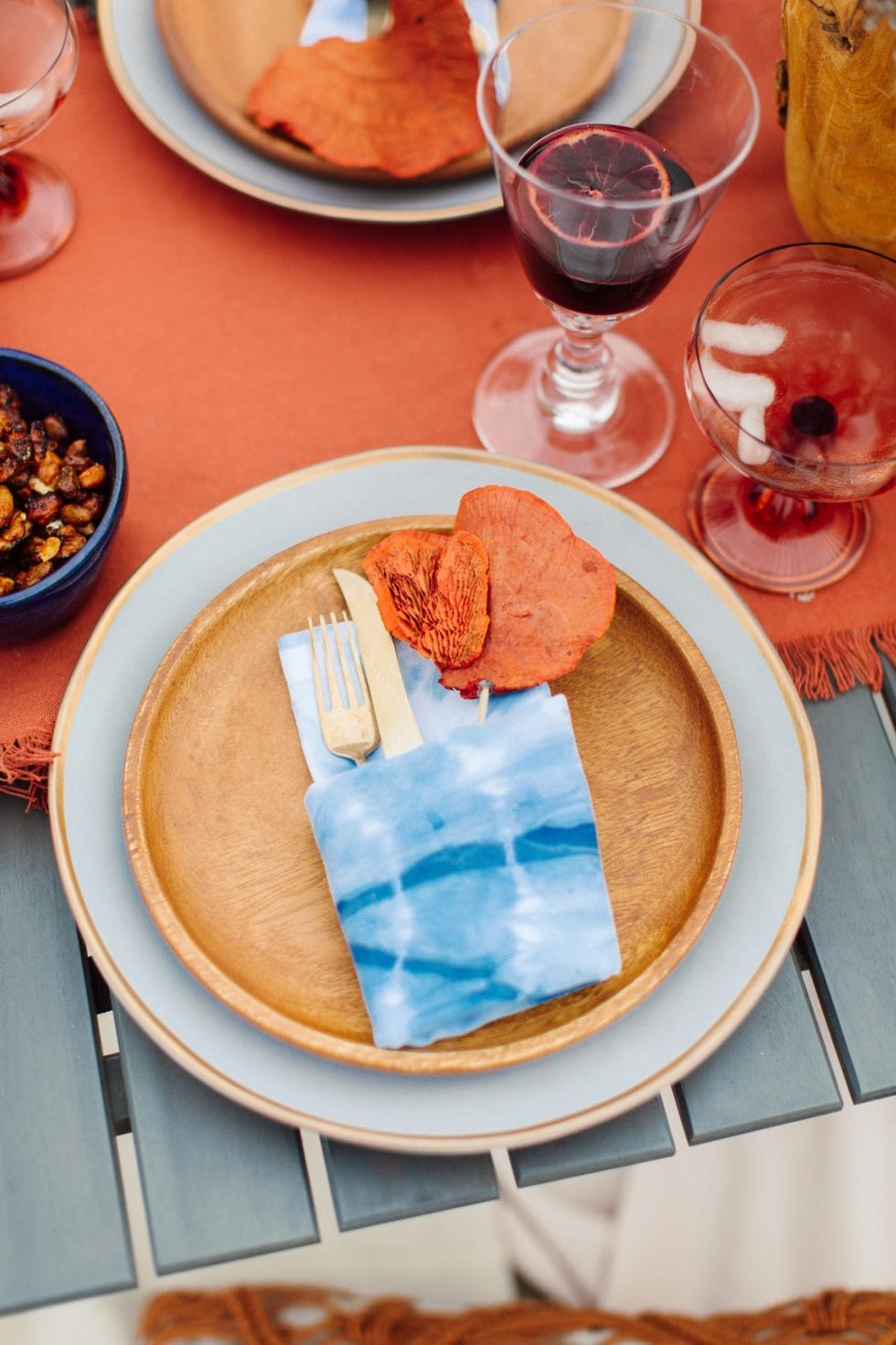 The Ultimate Beach Dinner Party Set Up | Pretty Together