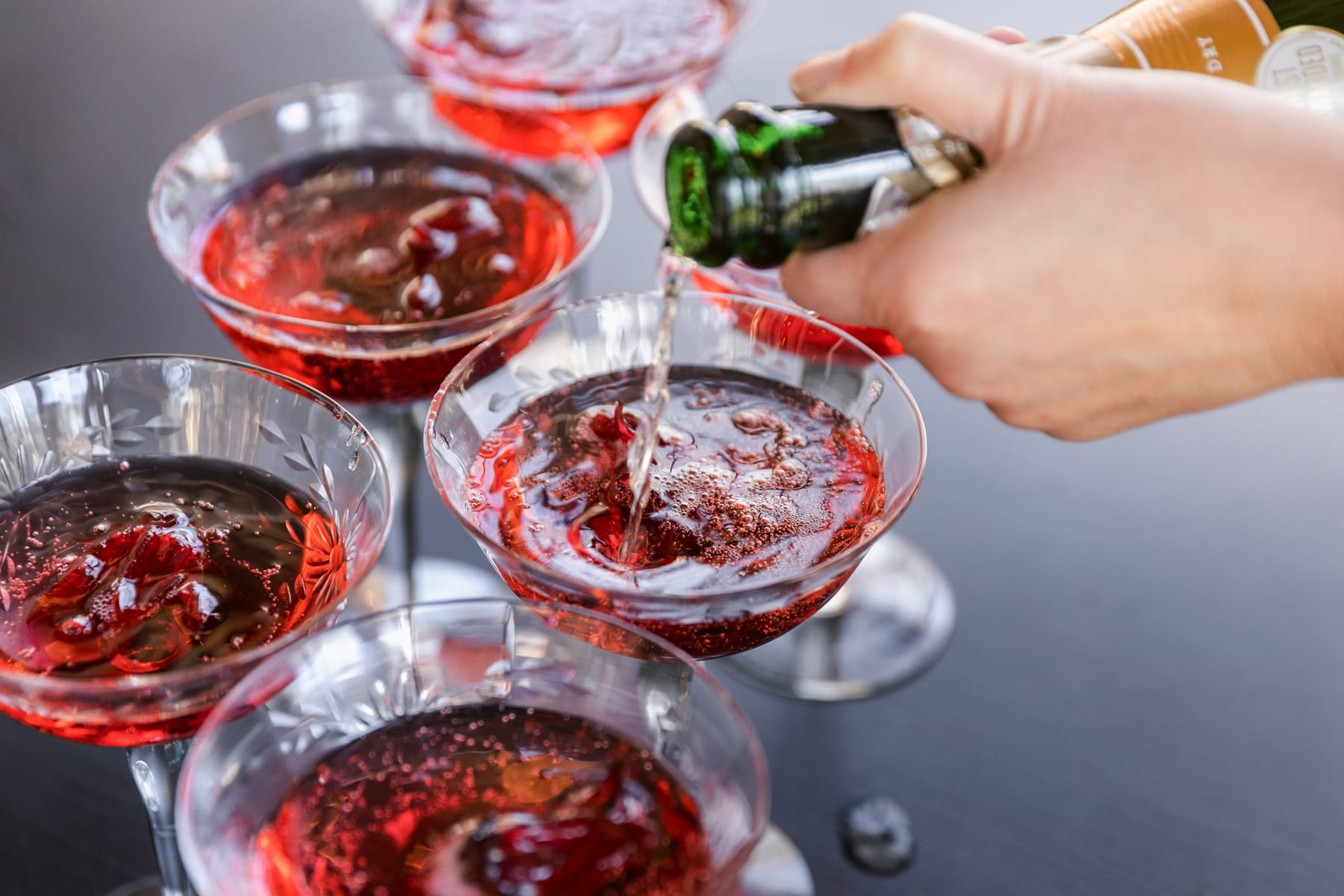 edible-flower-cocktails-hibiscus-syrup-champagne-brunch-spring-cocktail ...