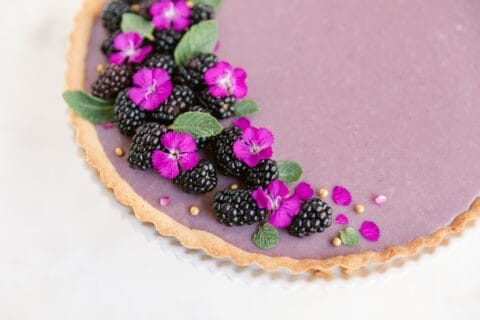 WHITE CHOCOLATE BLACKBERRY TART | Pretty Together
