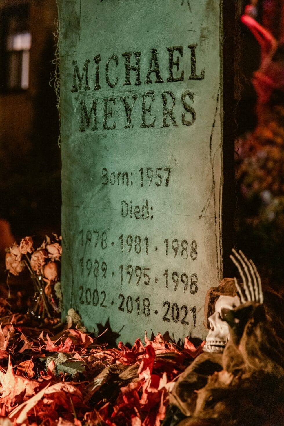 SPOOKY REALISTIC DIY GRAVESTONES | Pretty Together