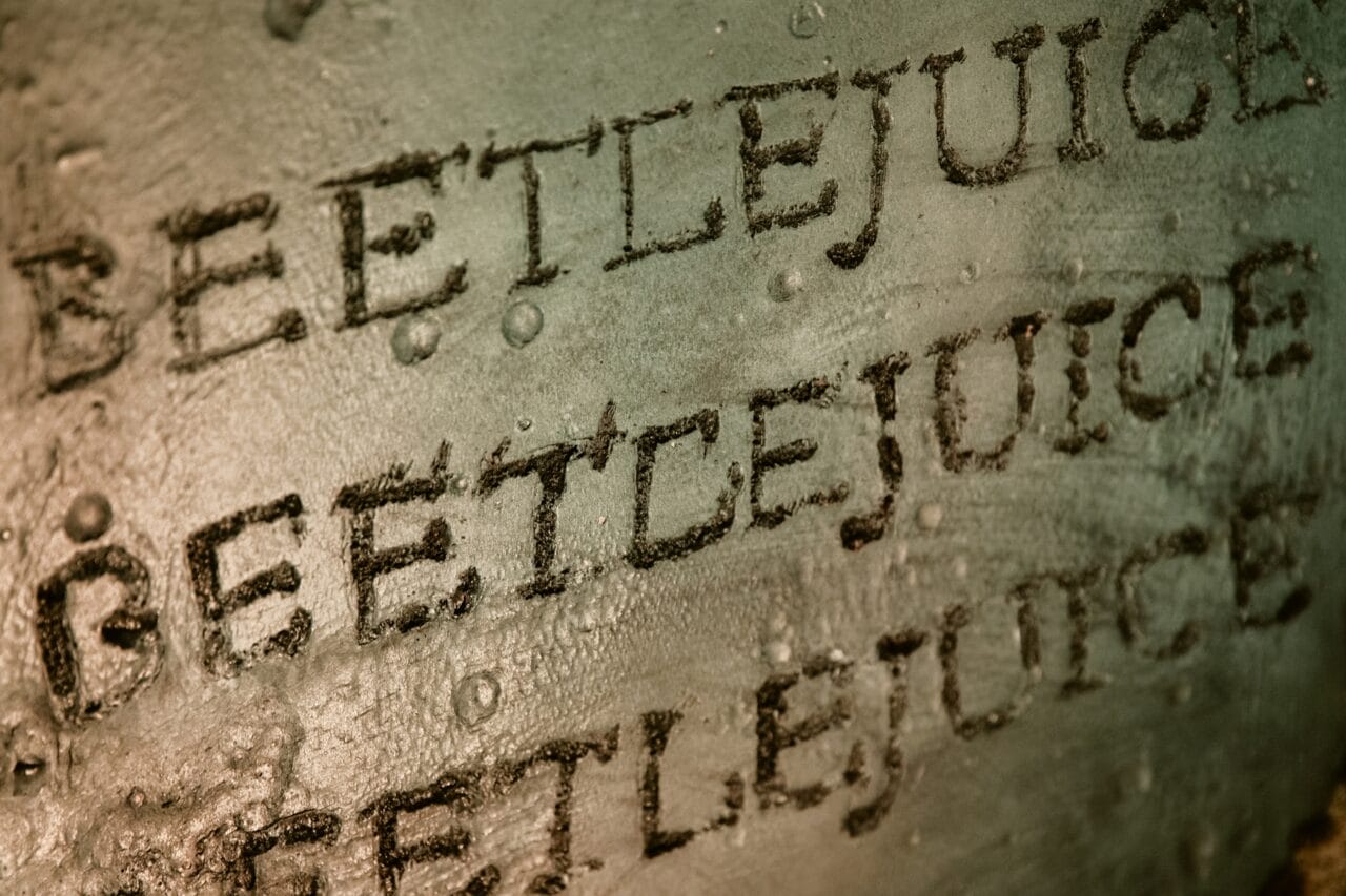 SPOOKY REALISTIC DIY GRAVESTONES | Pretty Together